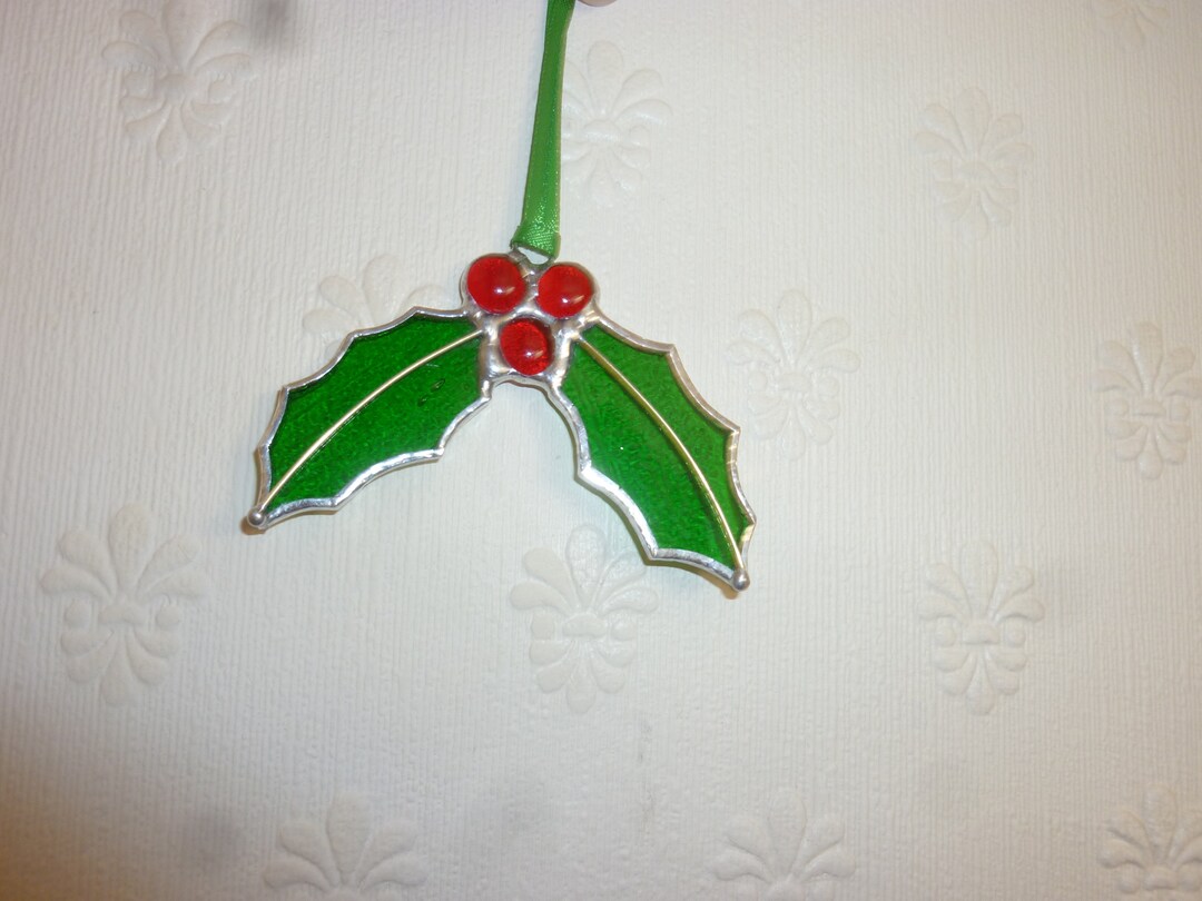 Stained Glass Holly Suncatcher Christmas Ornament Etsy Nederland