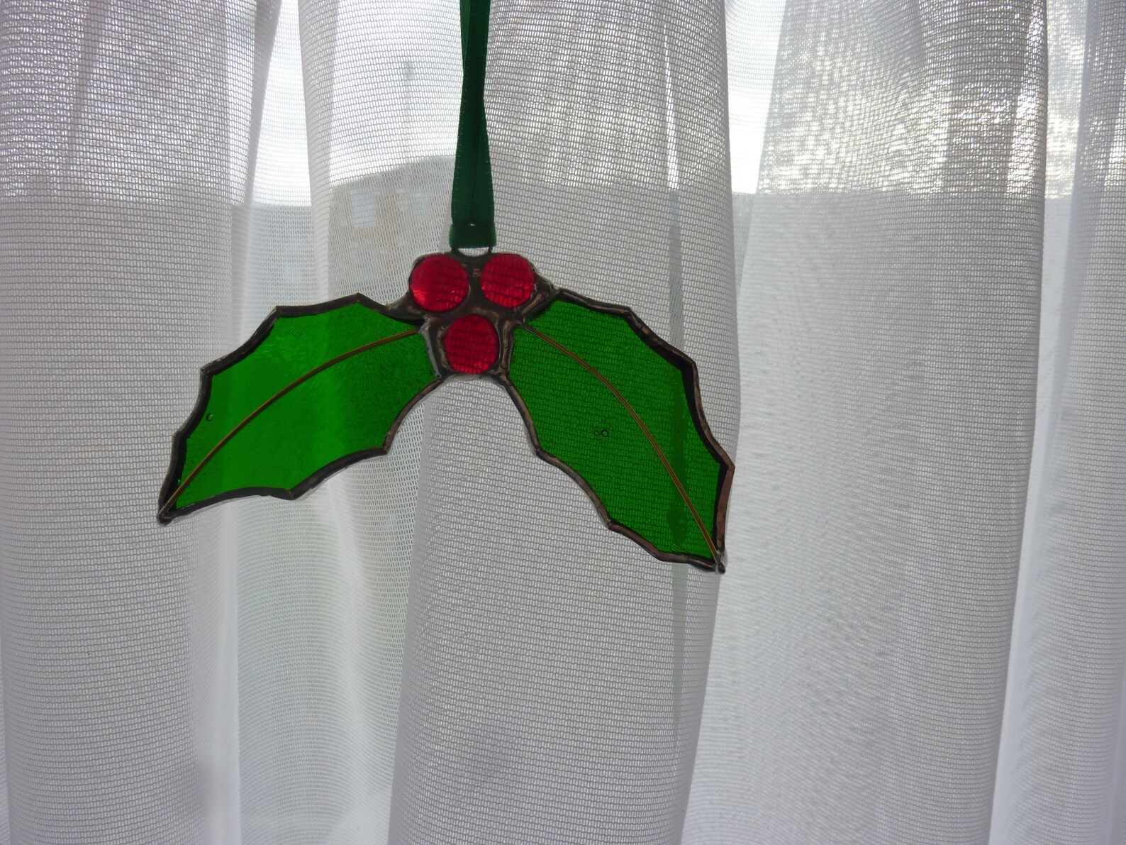 Stained Glass Holly Suncatcher Christmas Ornament Etsy Nederland