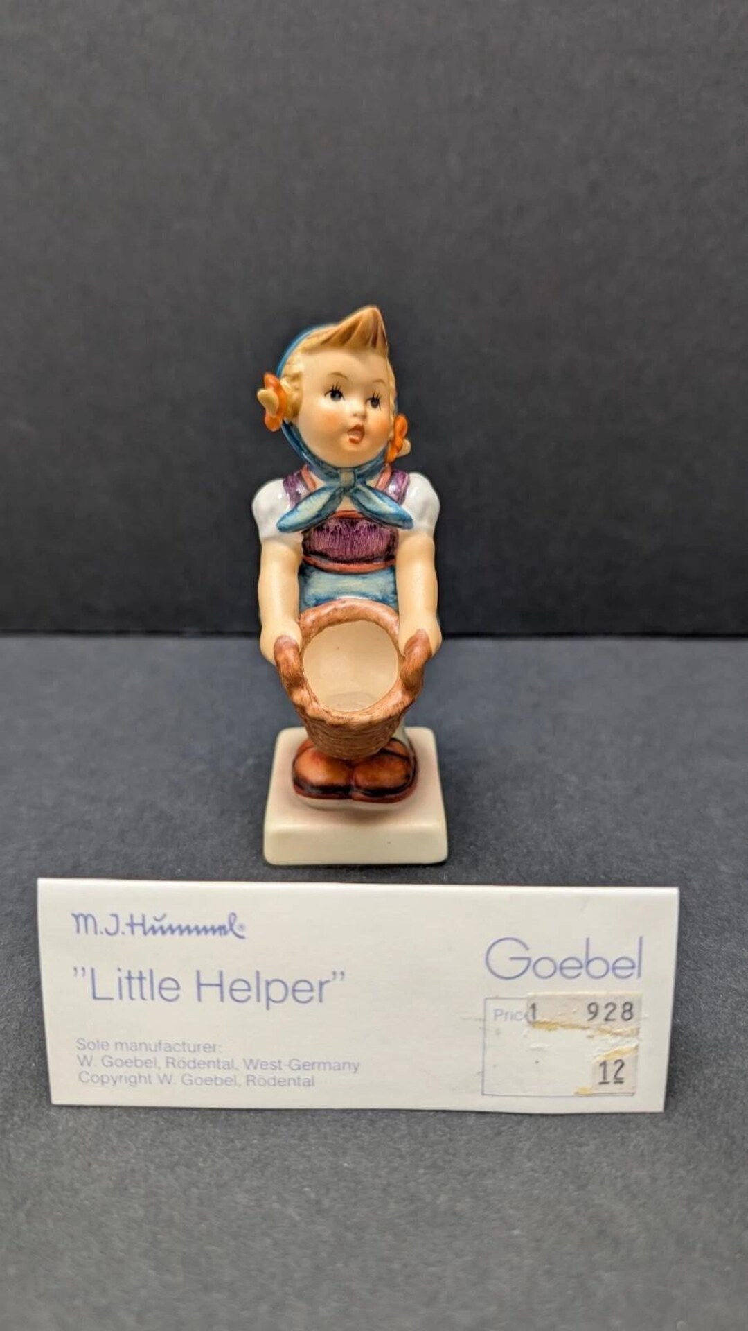 Goebel Hummel LITTLE HELPER TMK-6 Vintage Figurine Porcelain Girl #73 ...