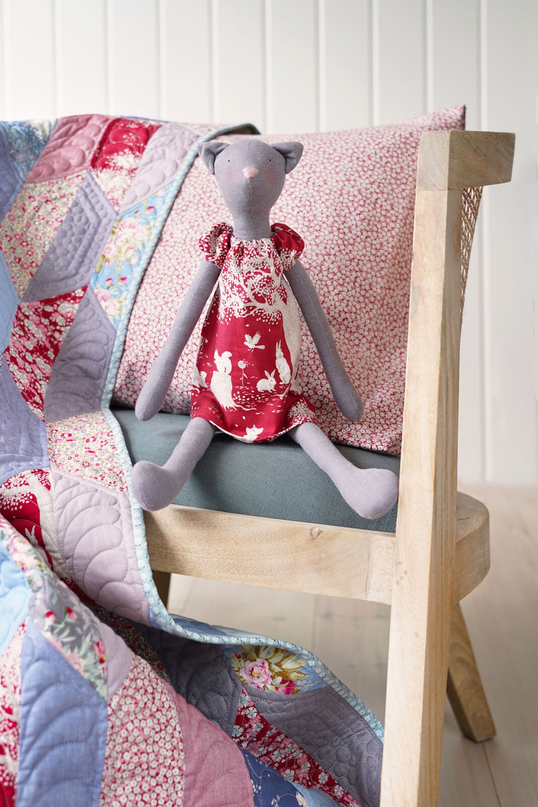 Tilda's Woodland Foliage Quilt kit Red/Blue | Etsy