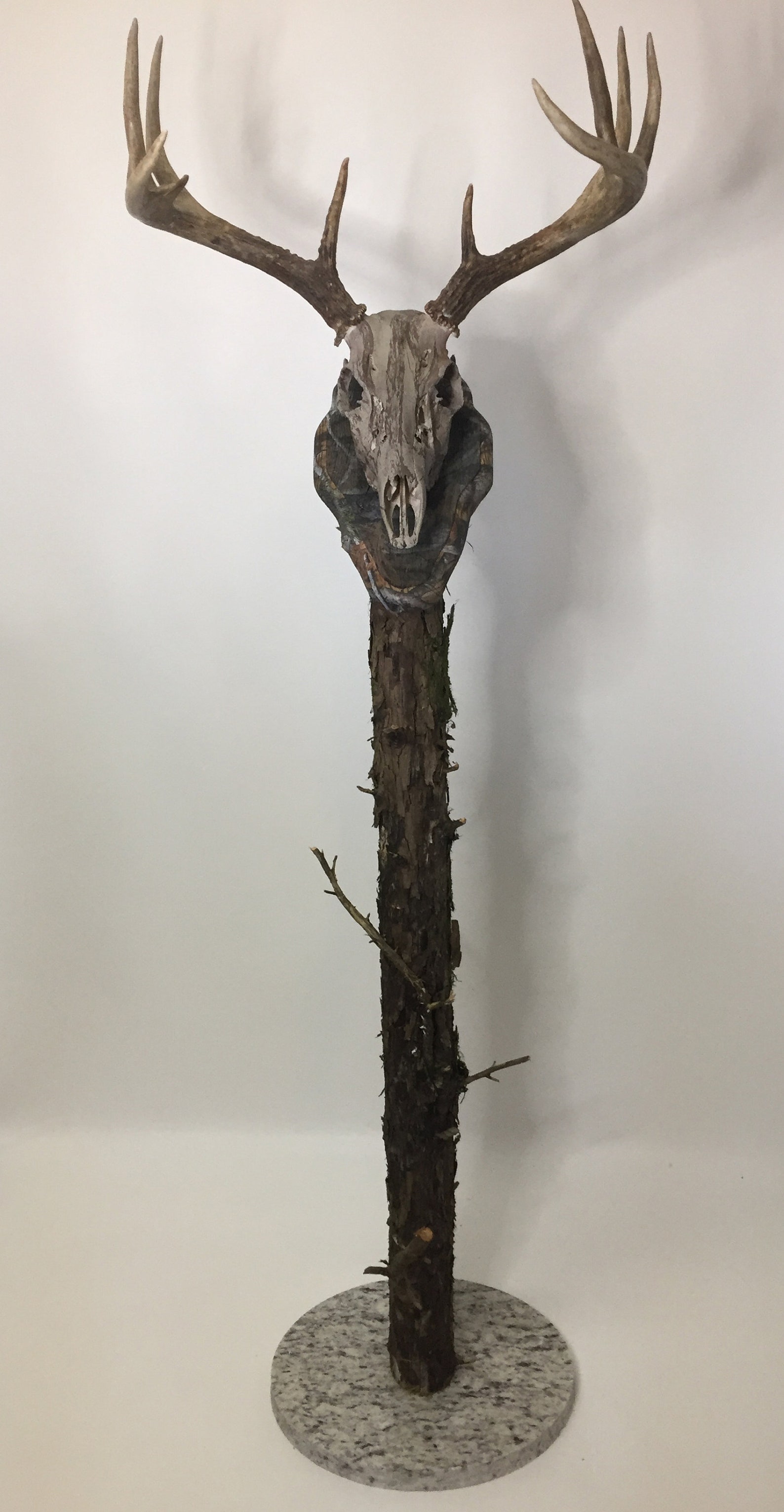 Bag R Buck Euro Rax Trophy Tree 50 Inch Barnwood Top Plaque and Granite ...