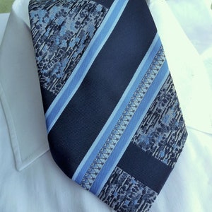 Dark Blue Black Gray and Blue Diagonal Striped Tie Vintage Neckties ...