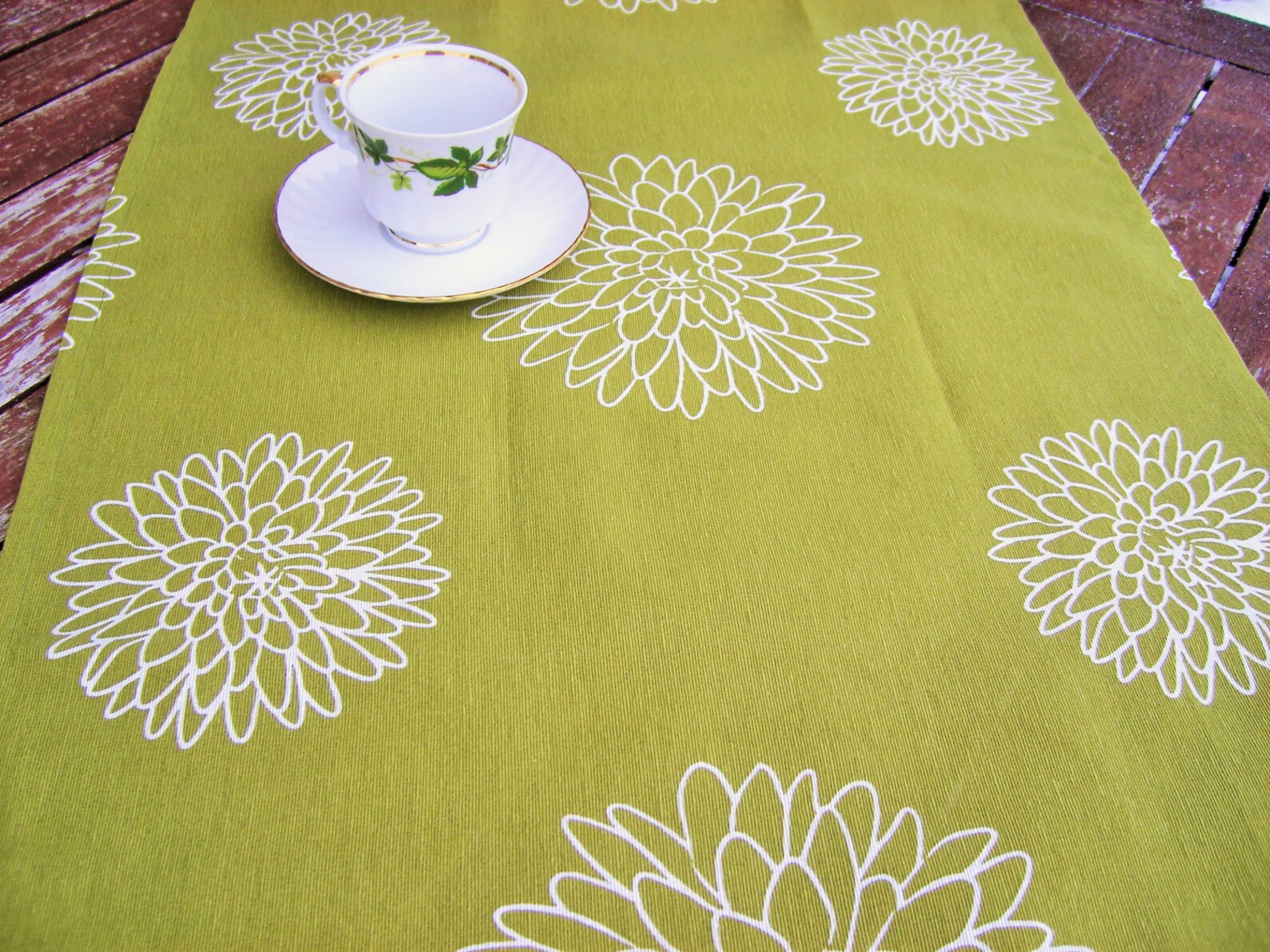 Green Table Runner Table Decor Dining Room Decor Table - Etsy