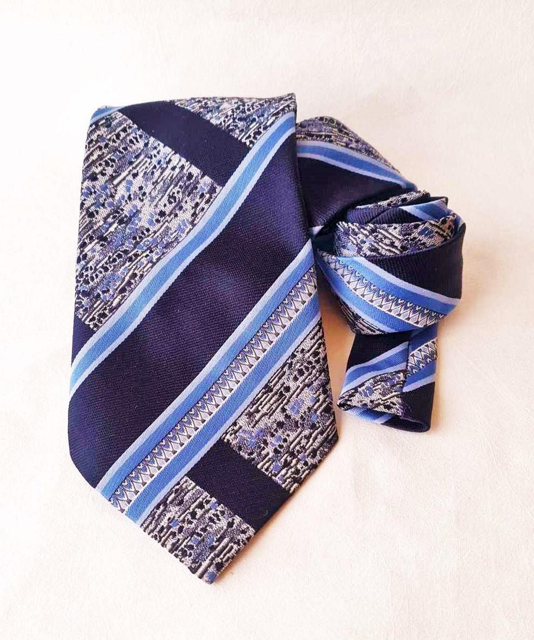 Dark Blue Black Gray and Blue Diagonal Striped Tie Vintage Neckties ...