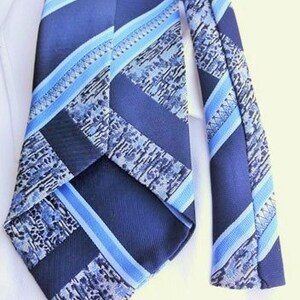 Dark Blue Black Gray and Blue Diagonal Striped Tie Vintage Neckties ...