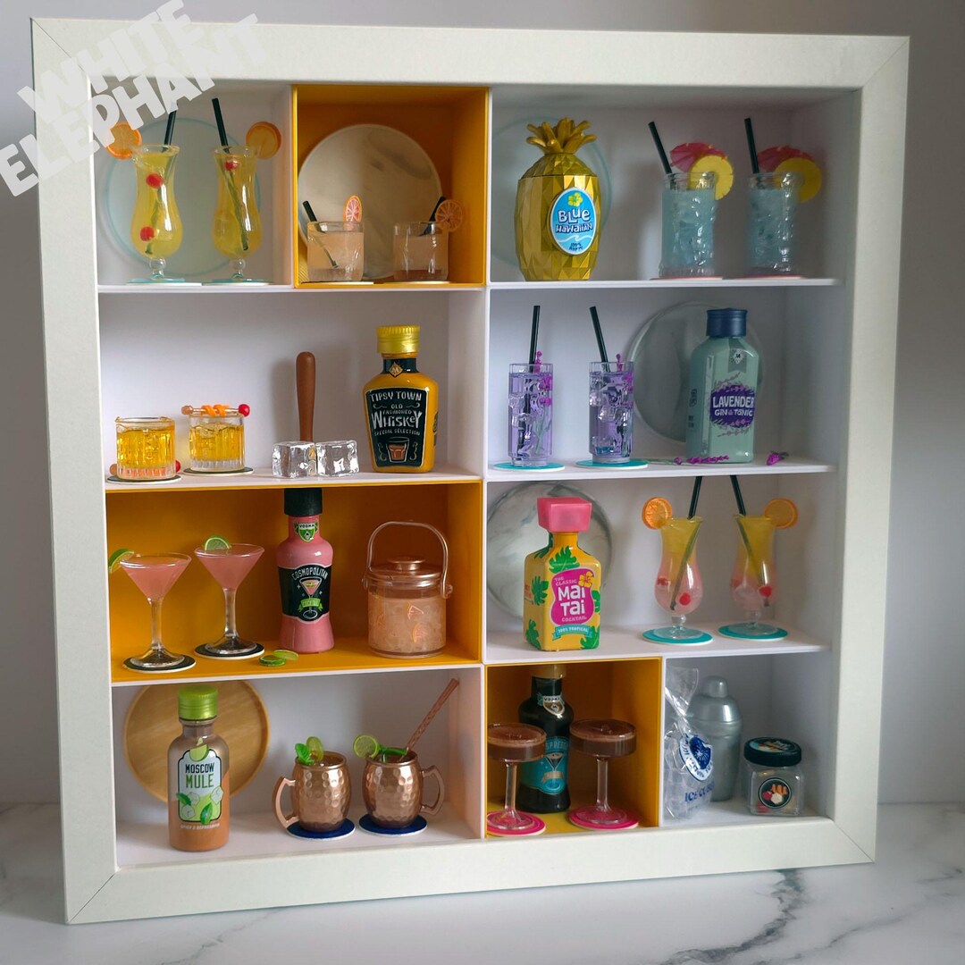 Miniverse Happy Hour Themed Display Frame 3D Printed Miniature Décor ...