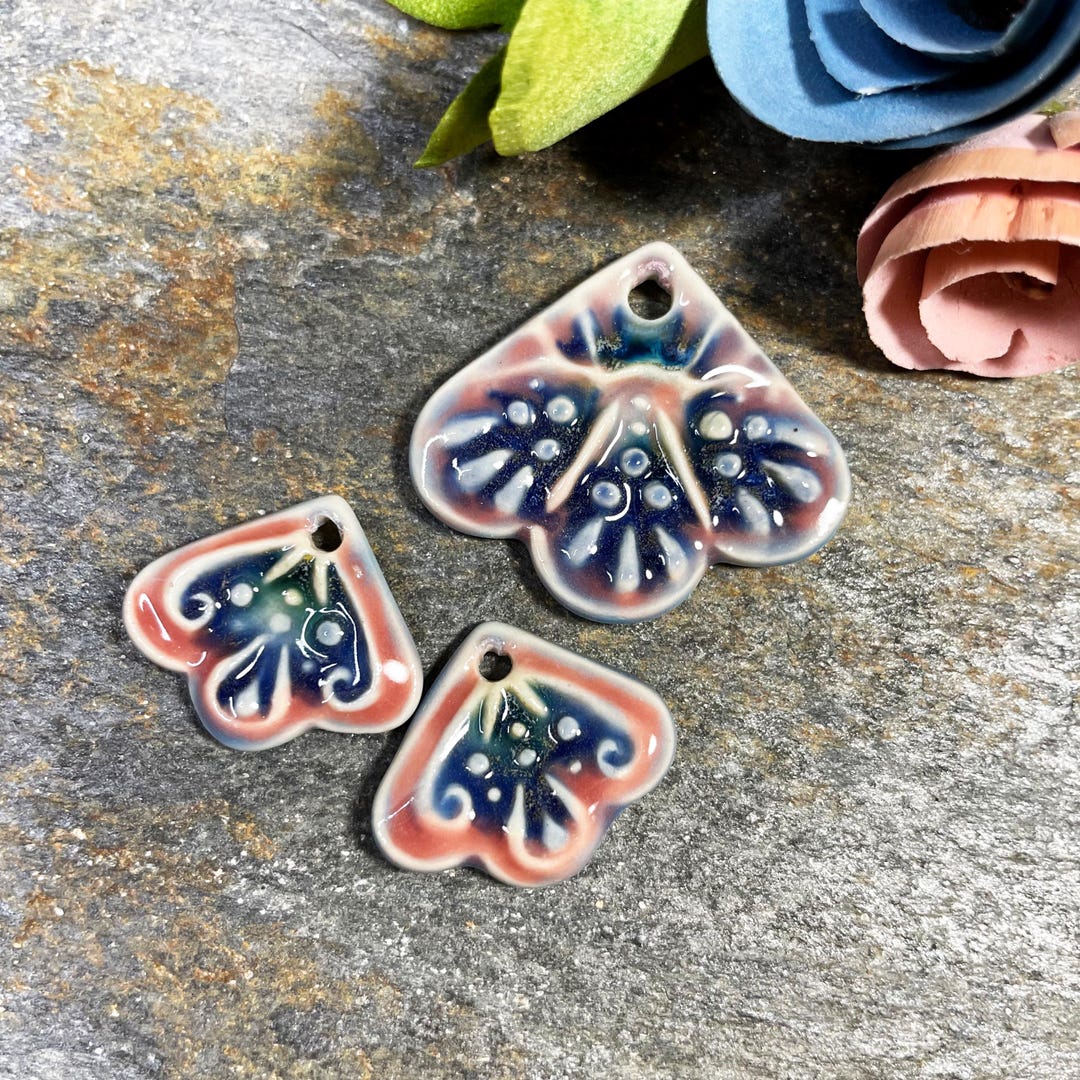 Unique Artisan Scallop Pendant With Matching Earring Beads, Blue ...