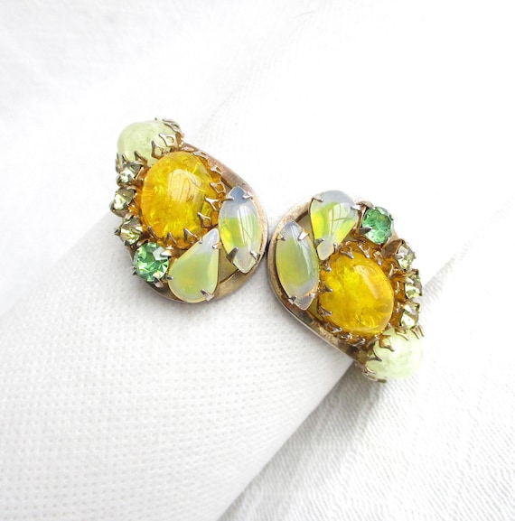 Gorgeous Yellow, Green and Opal Canary Cabochon and R… - Gem