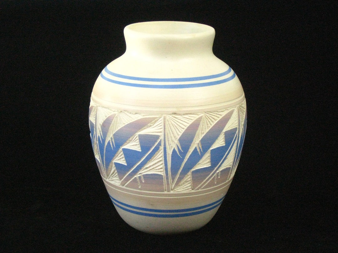 Navajo Hozoni Pottery Artist Signed 'deb' Sgraffito Carved Feather Vase ...