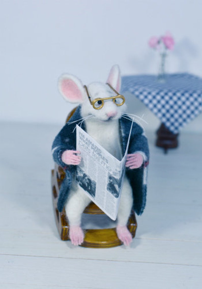 MADE TO ORDER Mouse in armchair Mouse with glasses Mouse with | Etsy