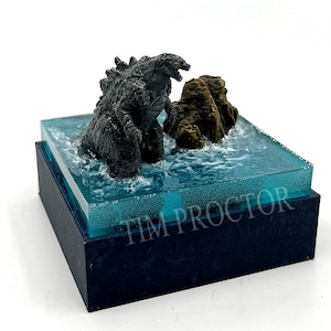 GODZILLA Mini Diorama - Etsy