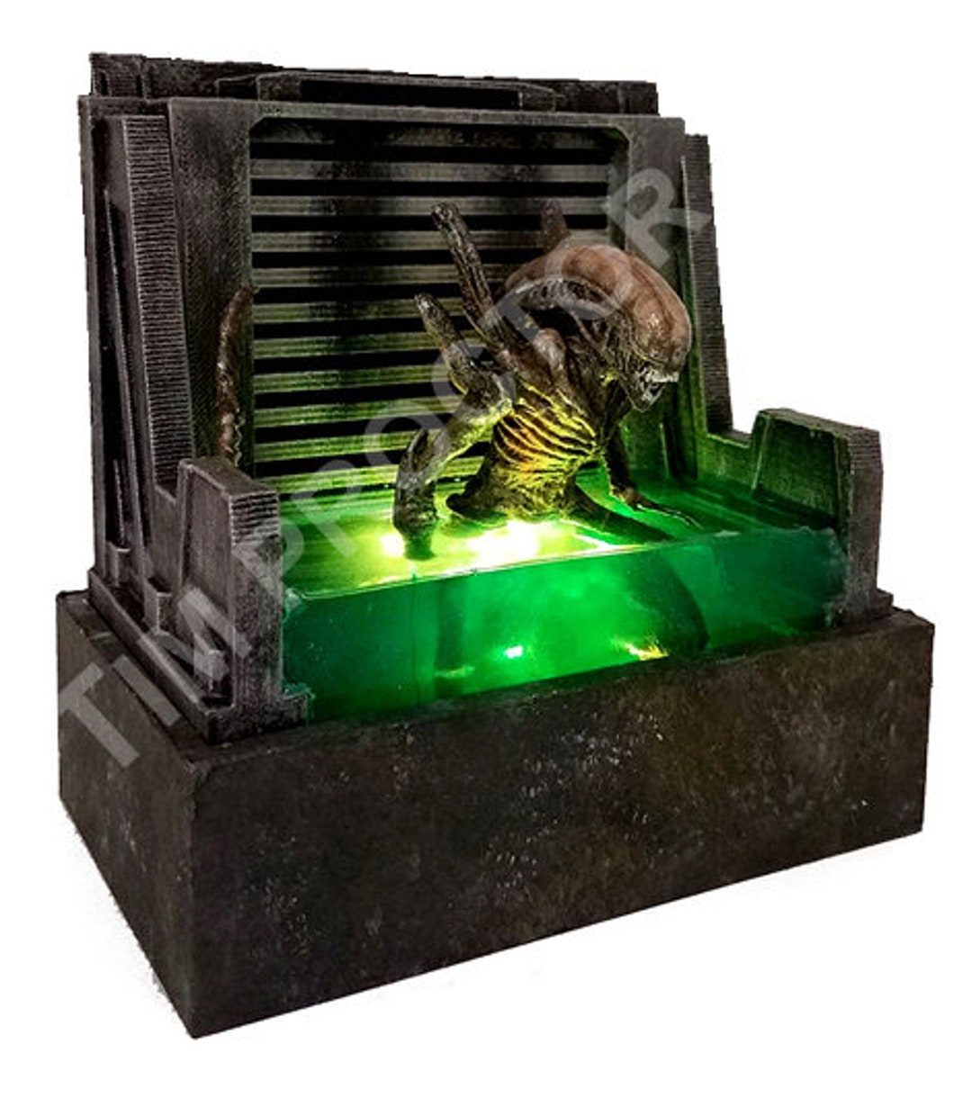 Alien Xenomorph Light up Diorama - Etsy