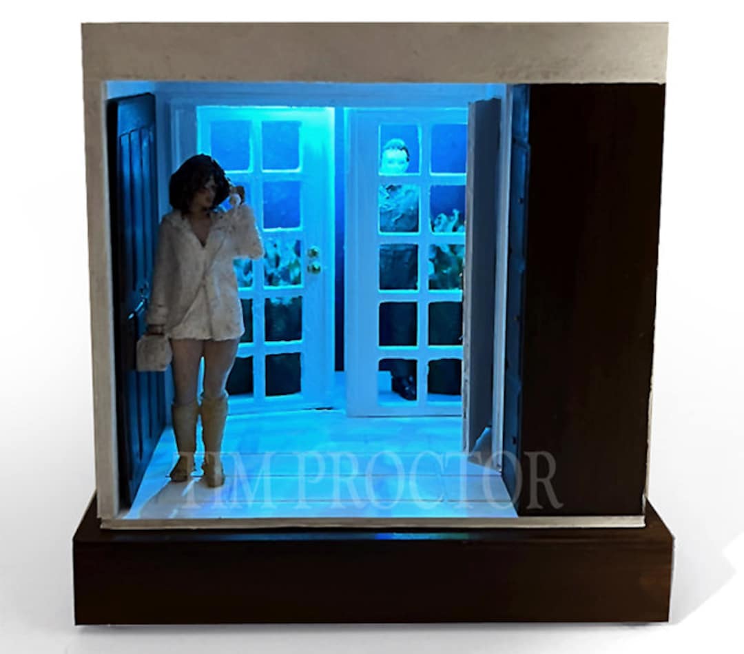 HALLOWEEN Annie Deluxe Light up Diorama - Etsy New Zealand