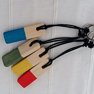 Wooden keychains, 4 keychain Wood, 4 keychain wood in different colors ...