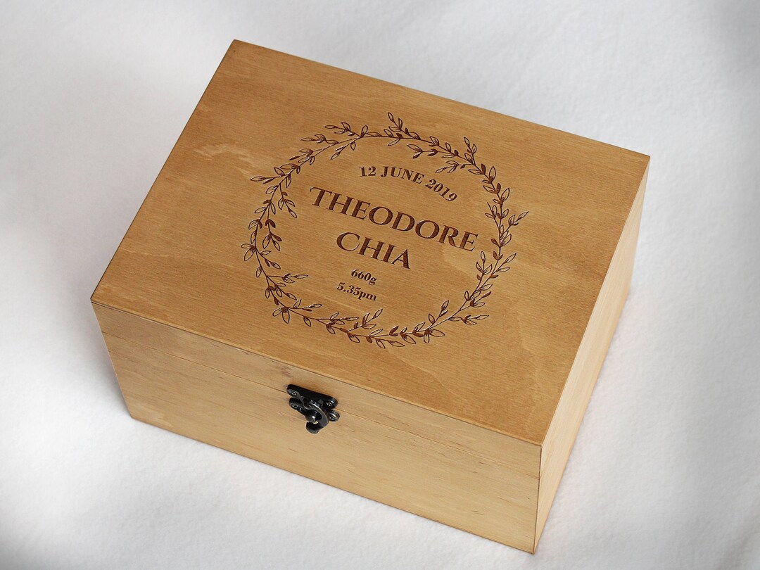 Personalized Baby Memory Box, Baby Keepsake Box, Custom Engraved Wreath ...