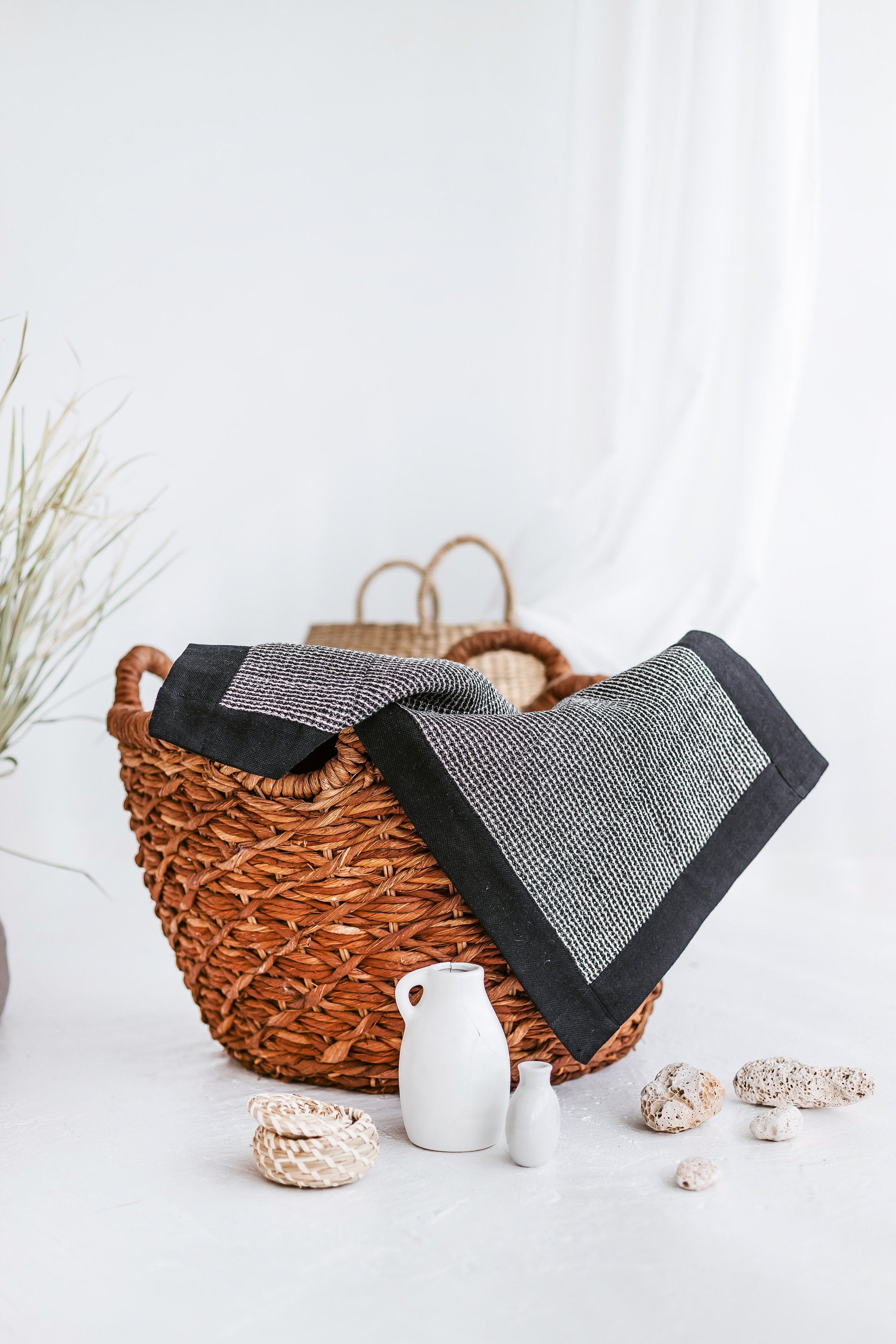 Black Linen Neutral Waffle Fabric Bath Mat Farmhouse Bathroom | Etsy