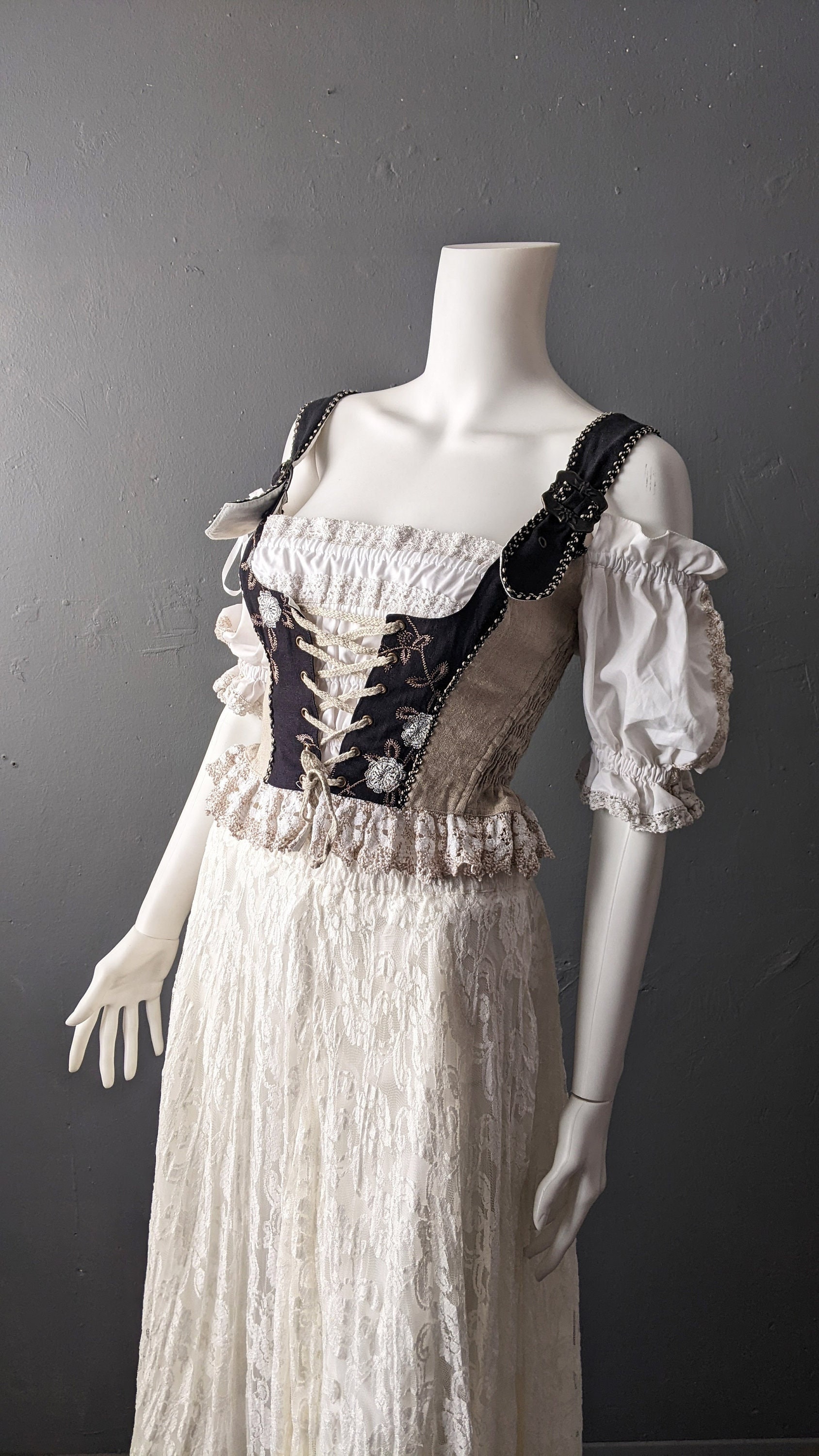Linen Dirndl Corsage - Etsy