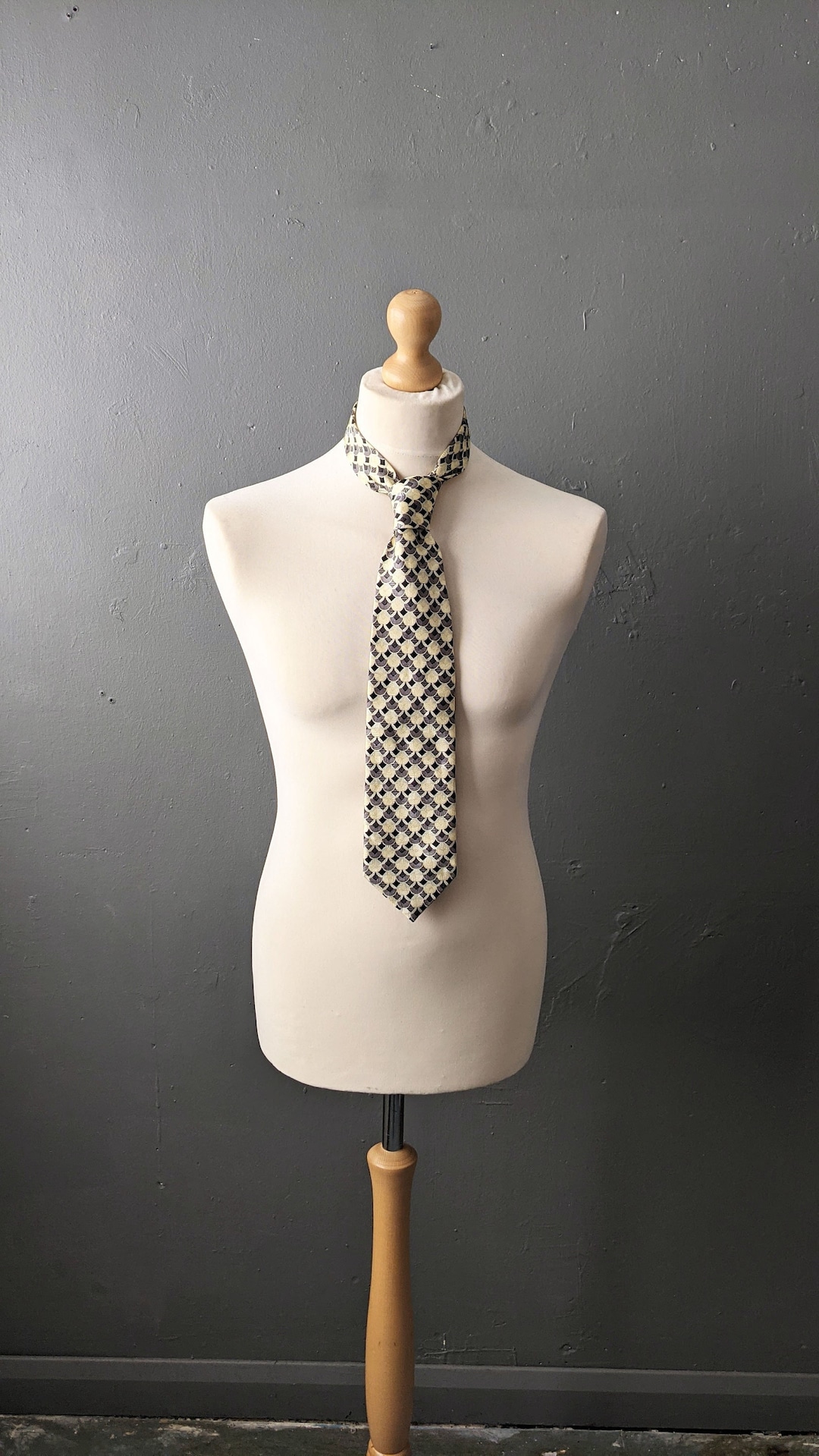 Vintage Deco Scales Tie, Wide Mayvet Necktie - Etsy