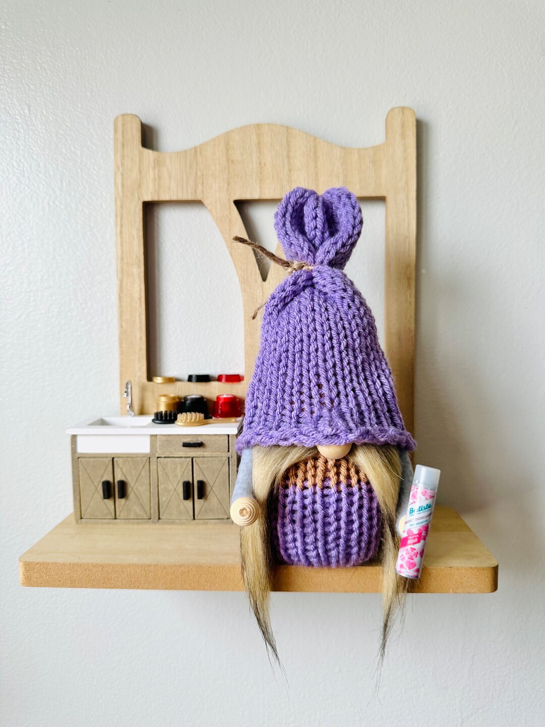 Girl Gnome, Hairdresser Gnome, Bathroom Gnome, College Gnome, School ...