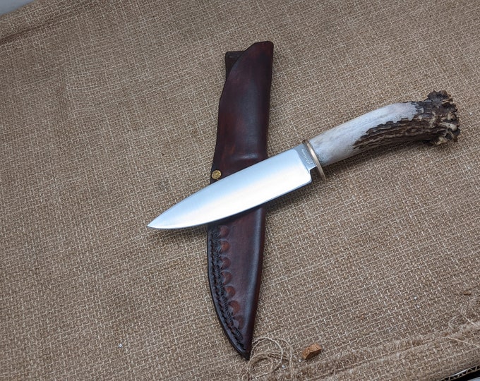 Hunting Knife With Deer Antler Crown Handle and Hand Forged 1084 Blade ...