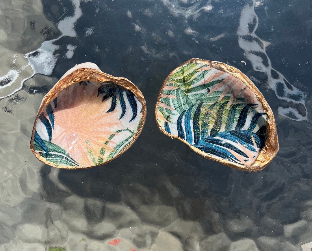 Tiny Clam Shell Decoupaged Jewelry Tray/ Jewelry Dish - Etsy