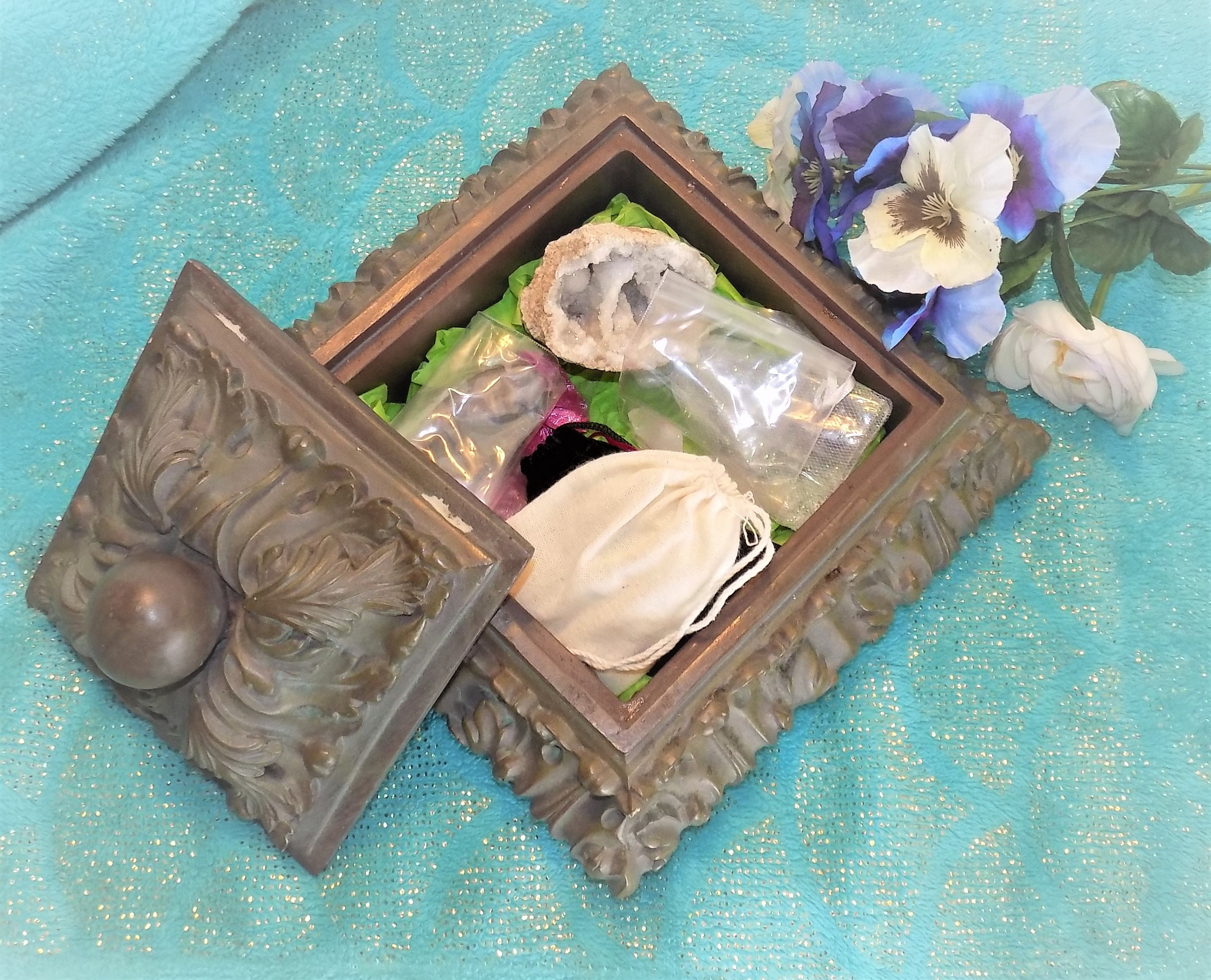 Vintage Style Metaphysical Altar Kit Crystal / Gemstone | Etsy