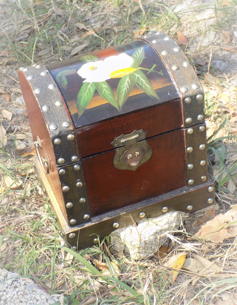 Pagan Altar Starter Box Vintage Style Treasure Box Wiccan - Etsy