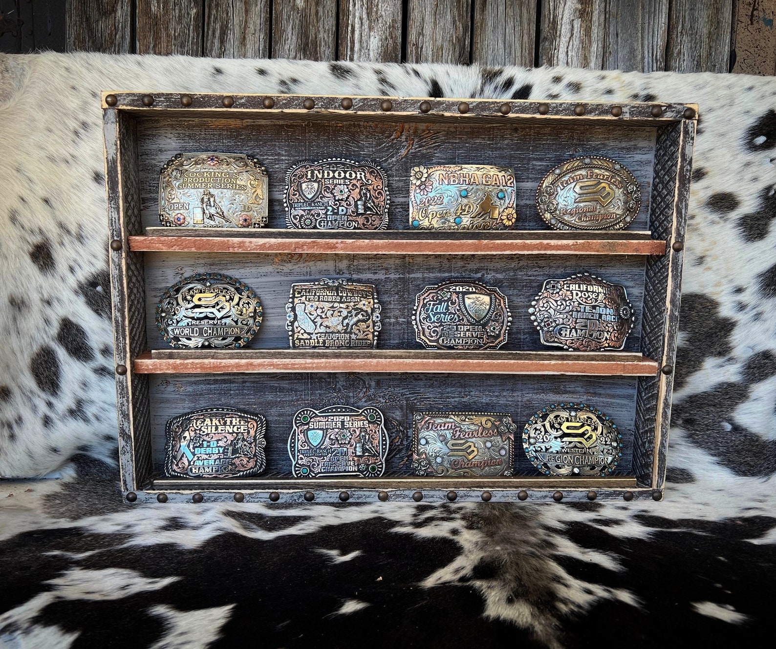 12 Count Belt Buckle Display, Case. Wood. BARNWOOD BROWN - Etsy
