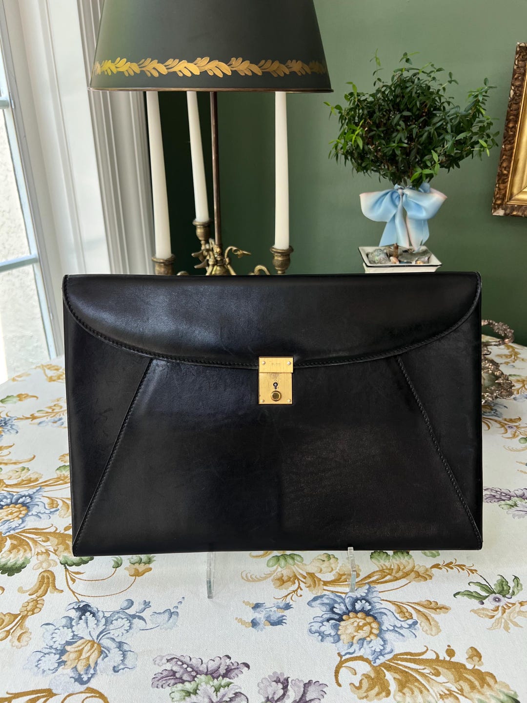 Vintage Gucci Envelope Portfolio in Black Leather With Gold Hardware ...