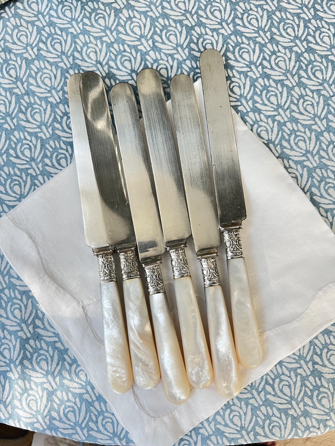 Antique Dinner Knife Set With Floral Emboss Ferrules and Mother of ...