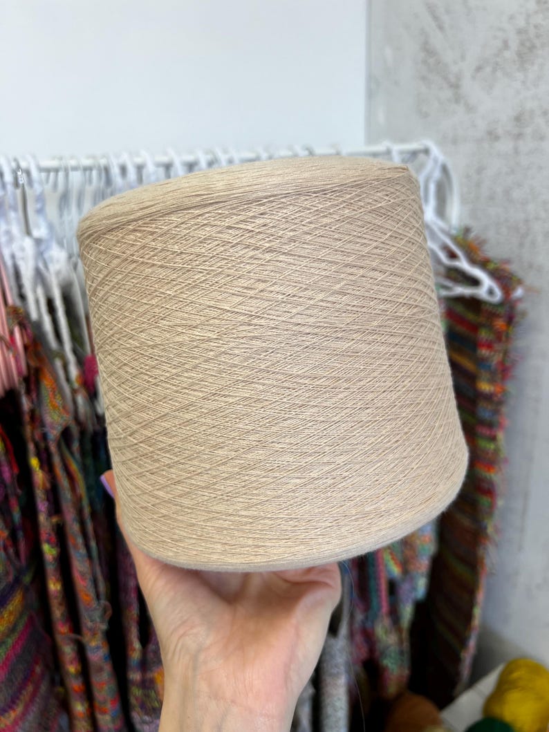 Cone de fio de renda de algodão creme: 800g de linha fina para tricô ...