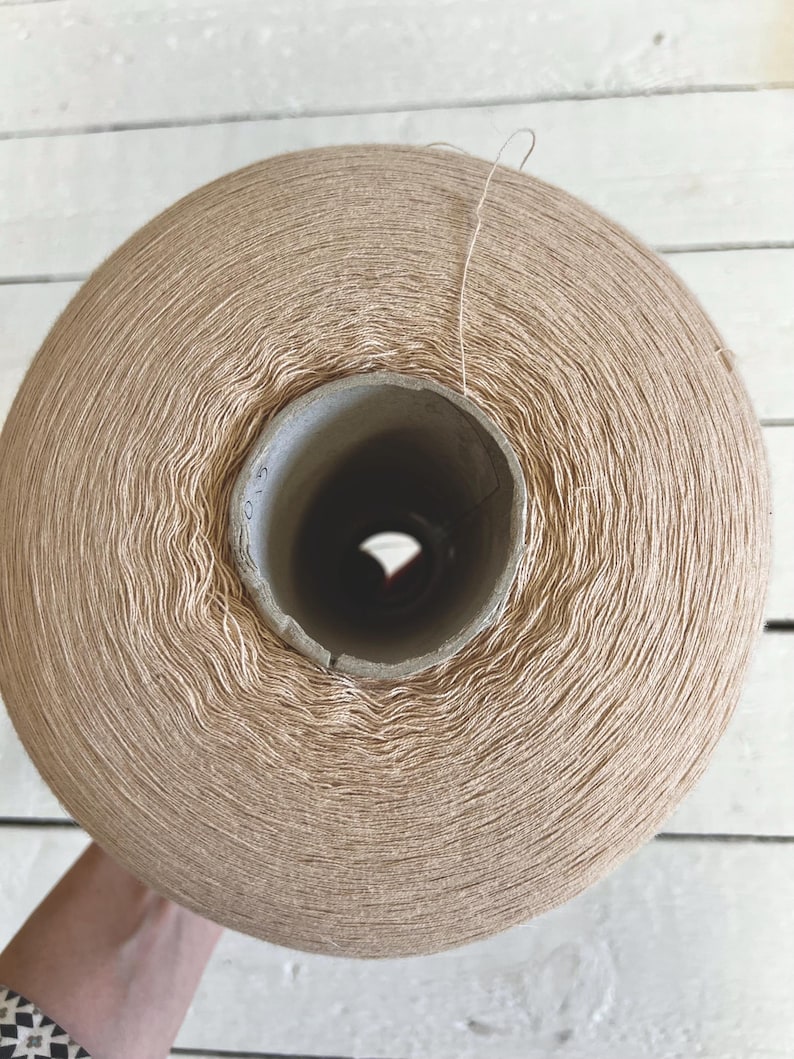 Cone de fio de renda de algodão creme: 800g de linha fina para tricô ...