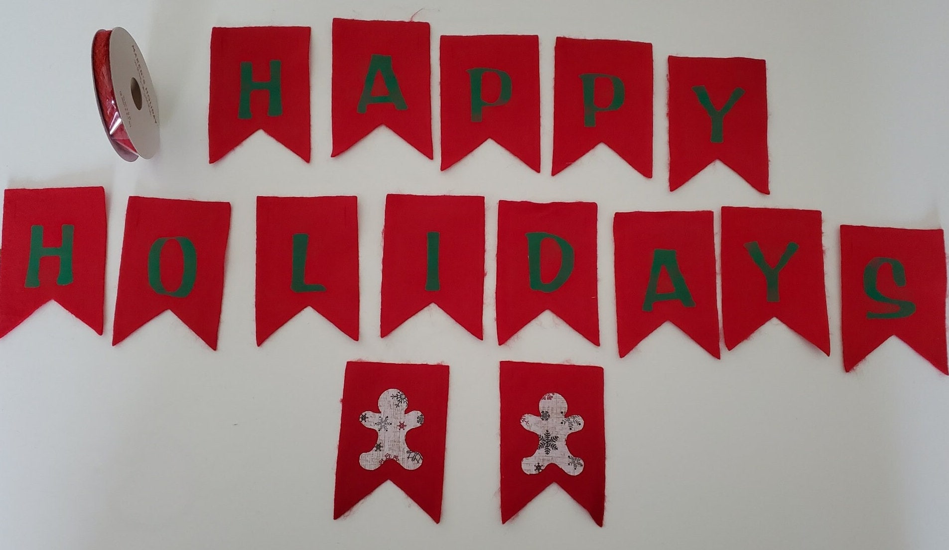 HAPPY HOLIDAYS Banner - Red - 2.75"x4" Flags - With Snowflake Letters ...