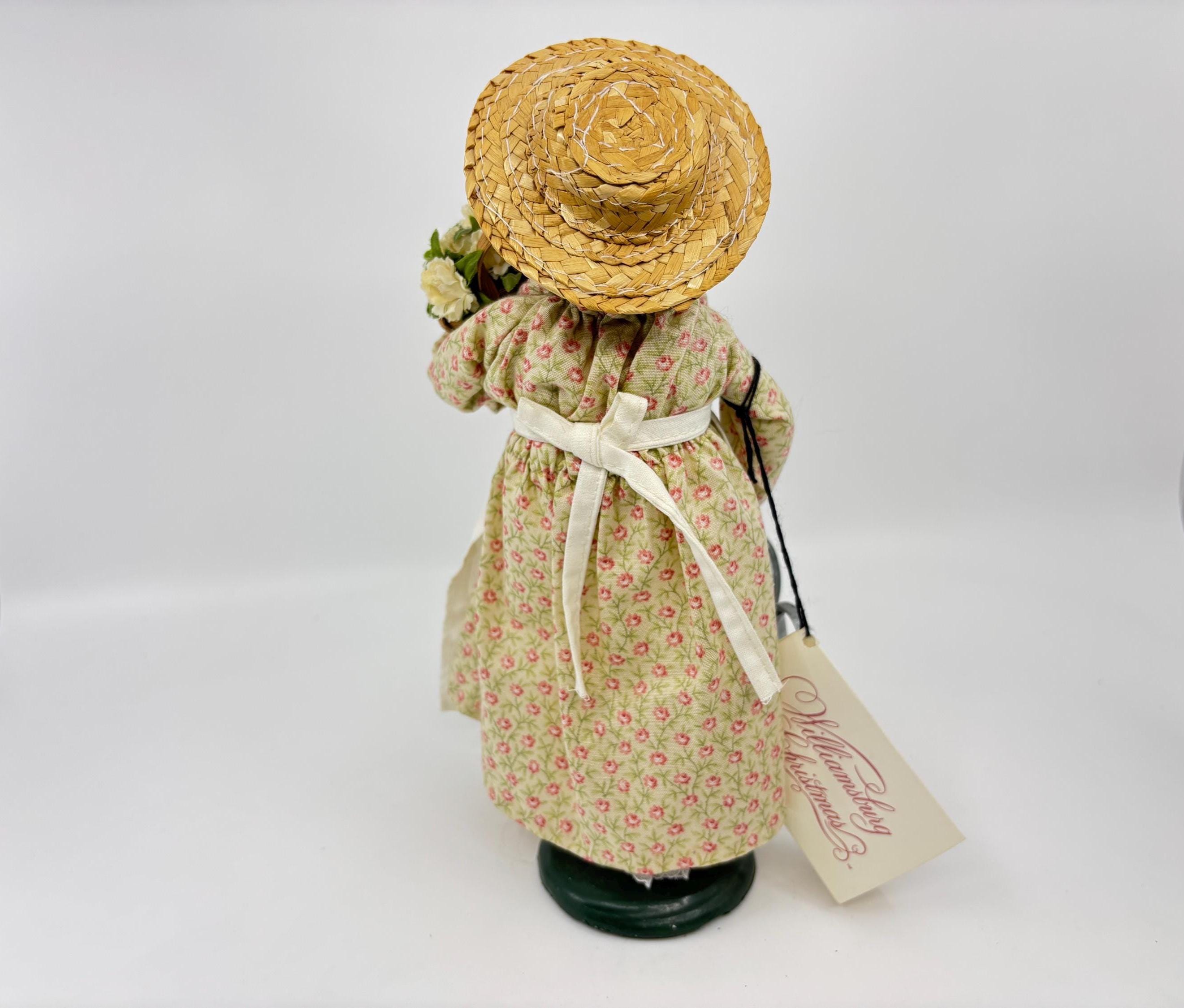 Byers’ Choice Williamsburg Gardener Caroler Doll 2003 With Watering Can ...