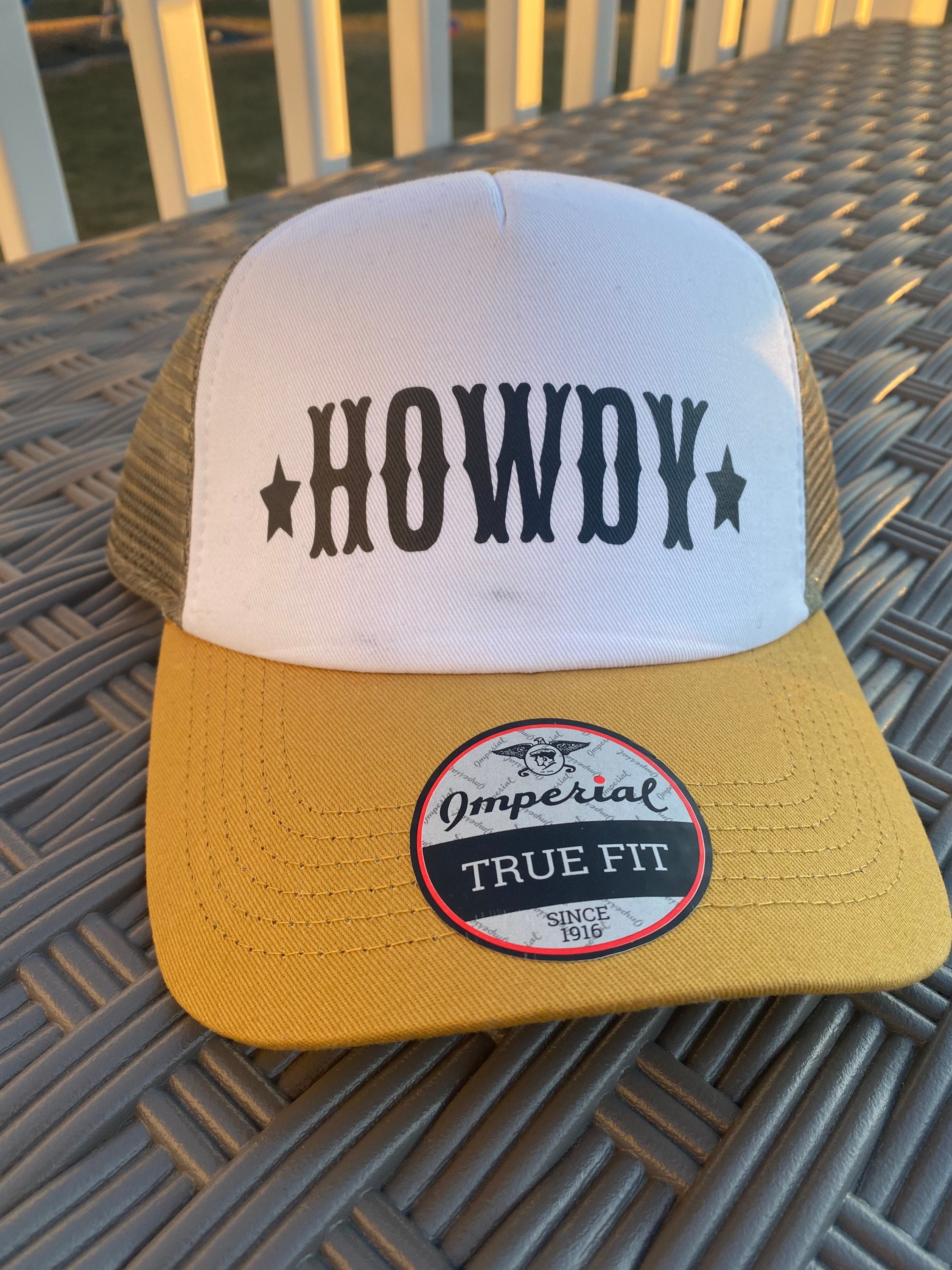 Howdy / Trucker Hat / Snapback - Etsy