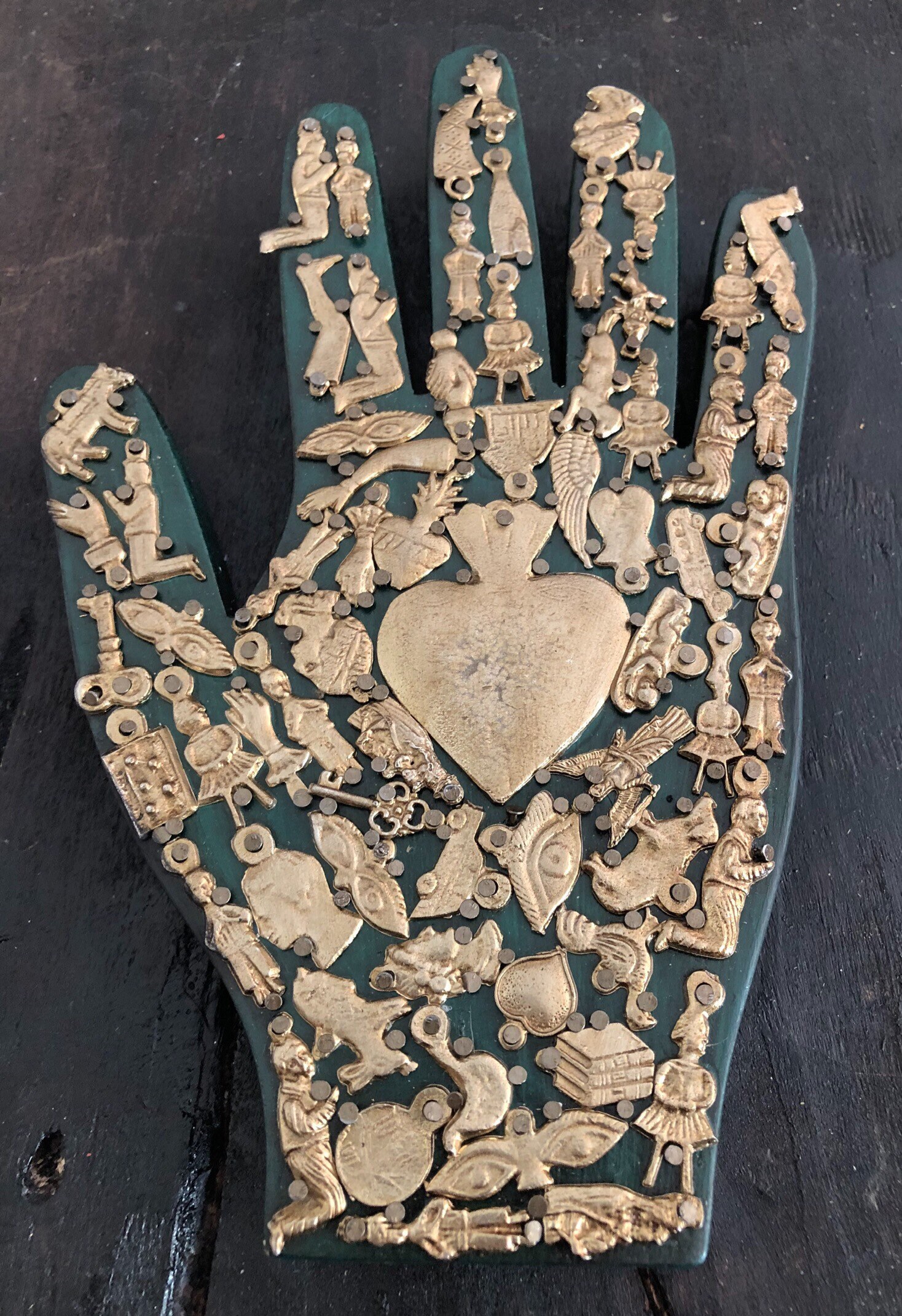 Milagros Hand, 9 Green