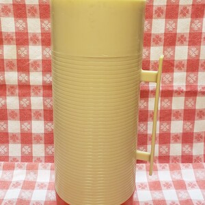 Vintage Alladin Thermos,red & Beige Plastic Insulated Thermos, Holds 1 ...