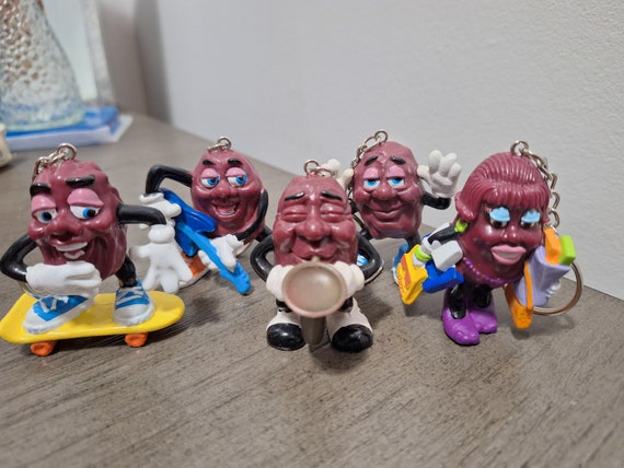 1988 Vintage California Raisin Keychains / Skateboard… - Gem