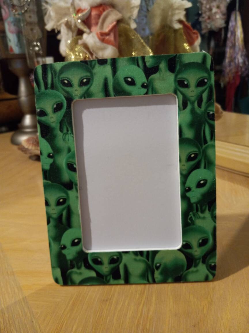 Handmade Alien Wood Decoupage Photo Frames 4x6 Photo Picture Frame - Etsy
