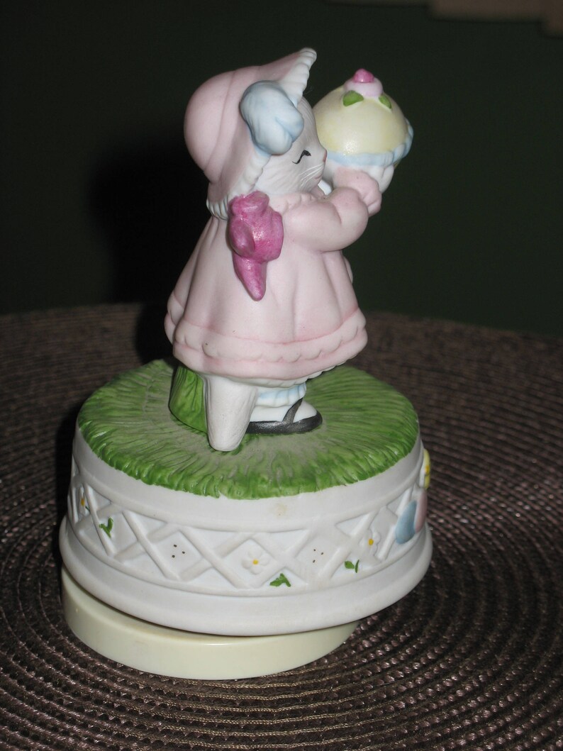 Vintage Kitty Cucumber Easter Parade Music Box - Etsy
