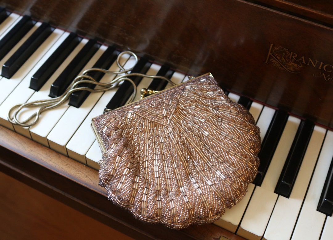 Beautiful Pale Pink Beaded Clamshell Clutch Purse, Glitz Vintage ...