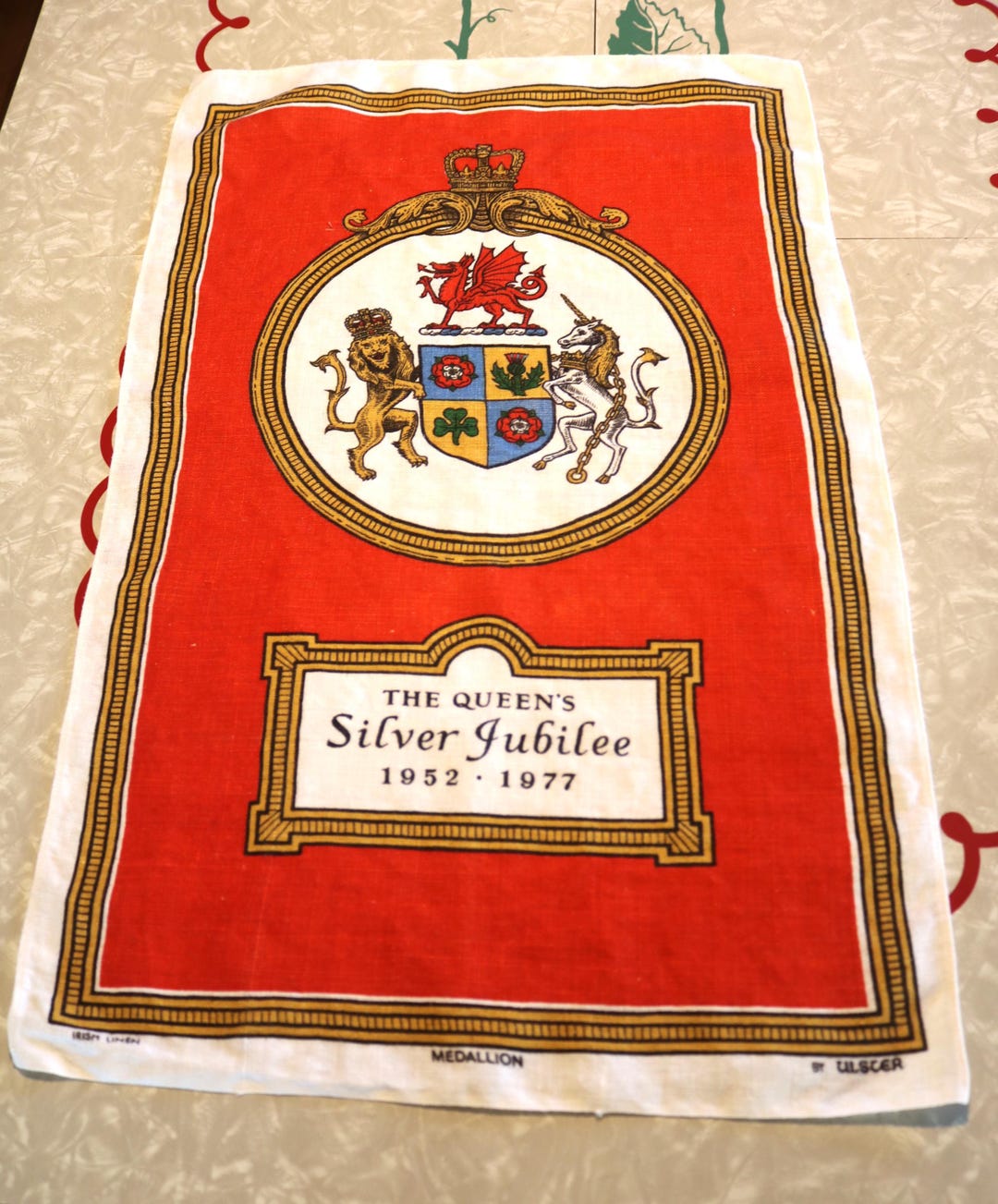 Queen Elizabeth Silver Jubilee Tea Towel, England Historic Souvenir - Etsy