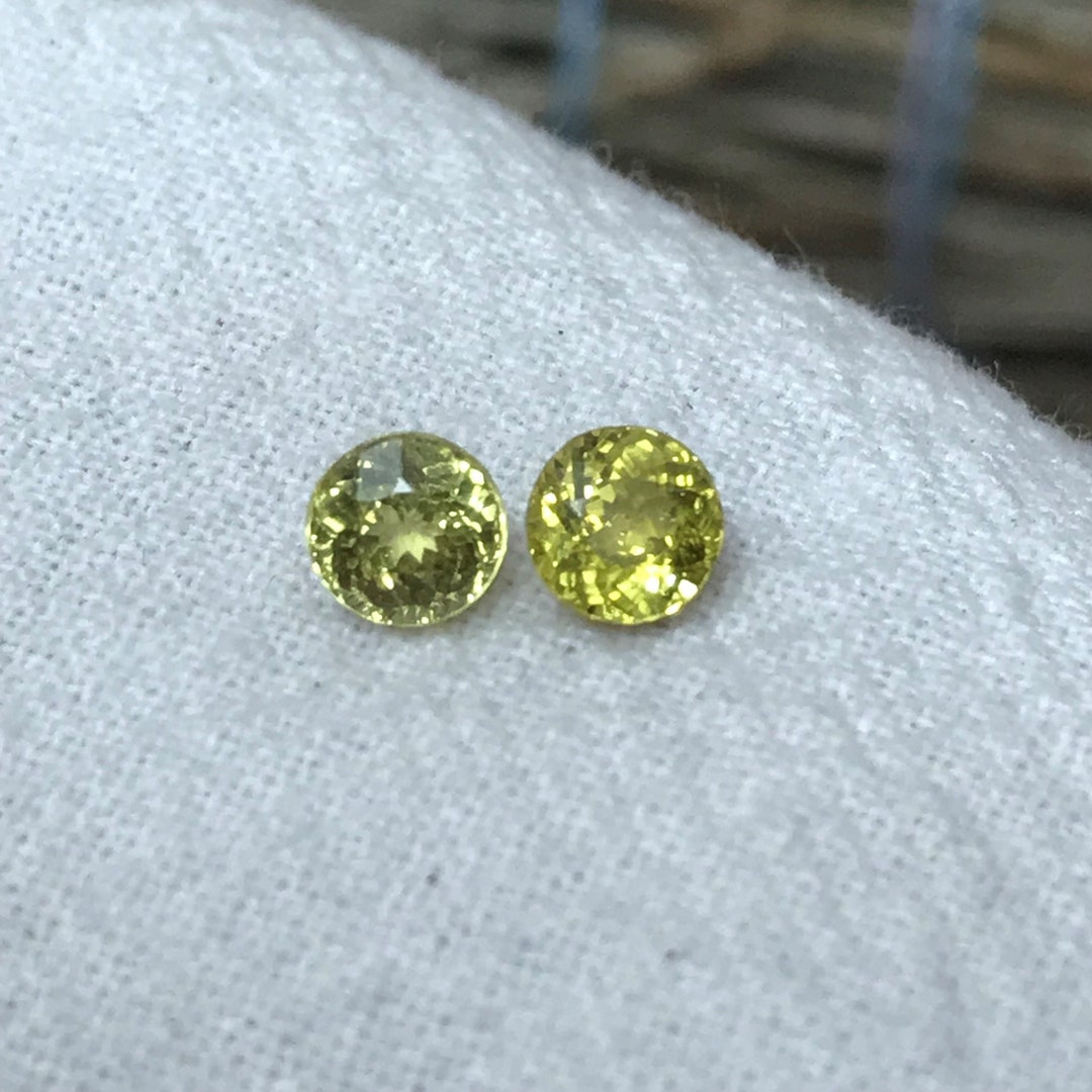 2 Natural Yellow Grossular Garnets 4.5mm 1 Carat Total, Round Faceted ...