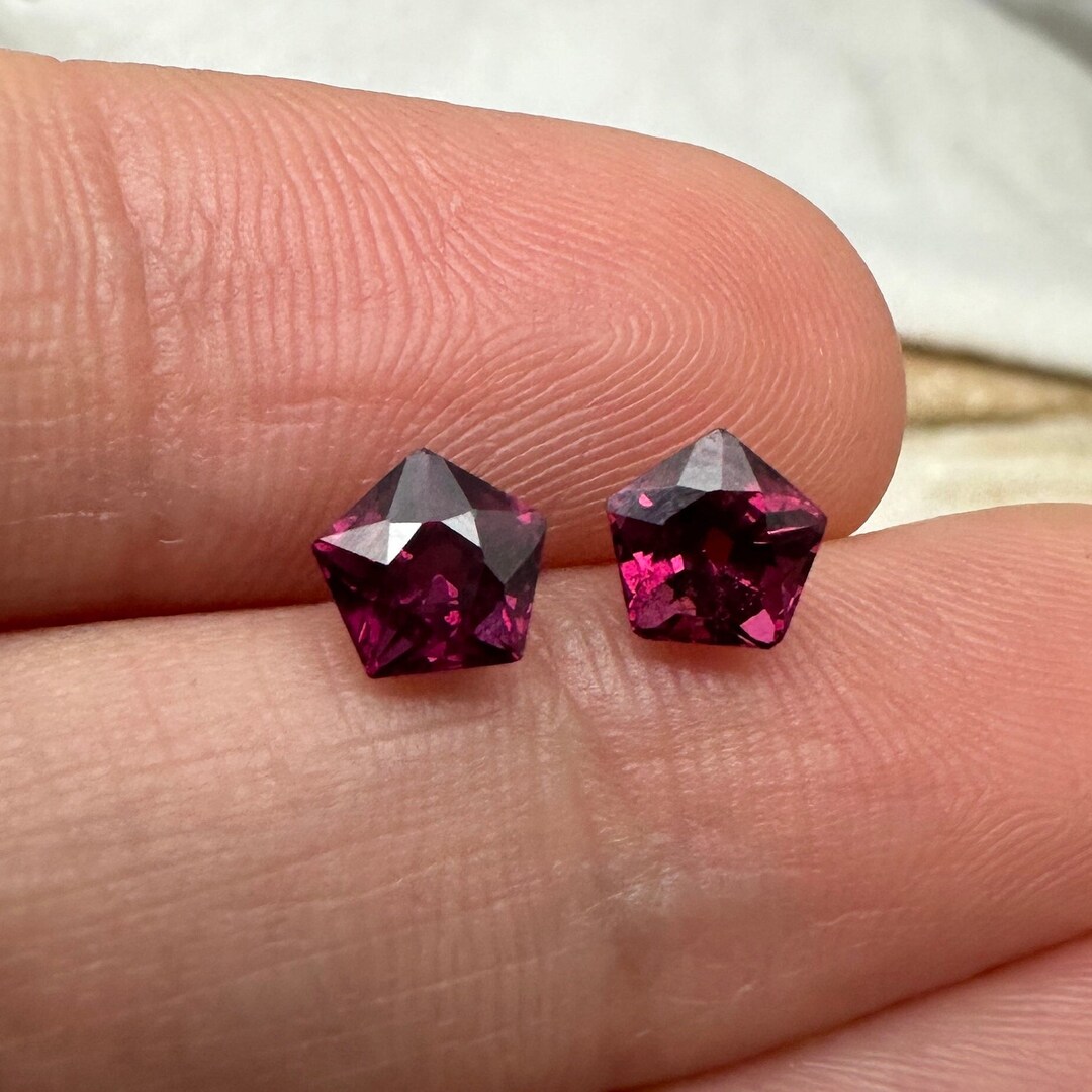 Pair of Rhodolite Garnets 5.3mm Pentagon Gemstones, 0.80 Ct Ea. Pink ...