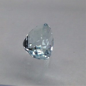 9 Carat Aquamarine Natural Light Blue Oval Step Cut 14.2x10.4mm Loose ...