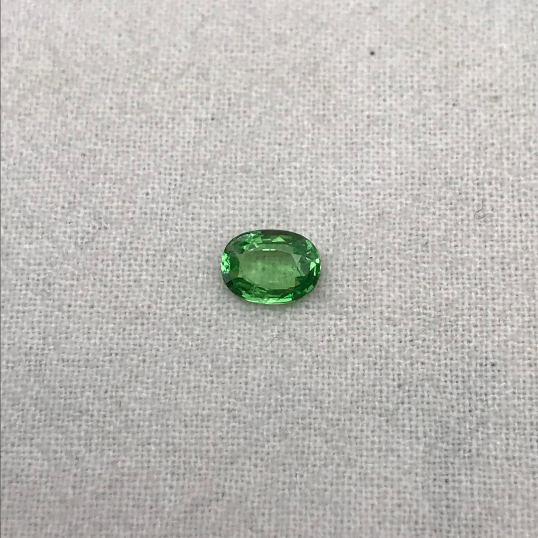 Natural Green Tsavorite Garnet 0.71 Carat 6.5x4.8mm Faceted Oval ...