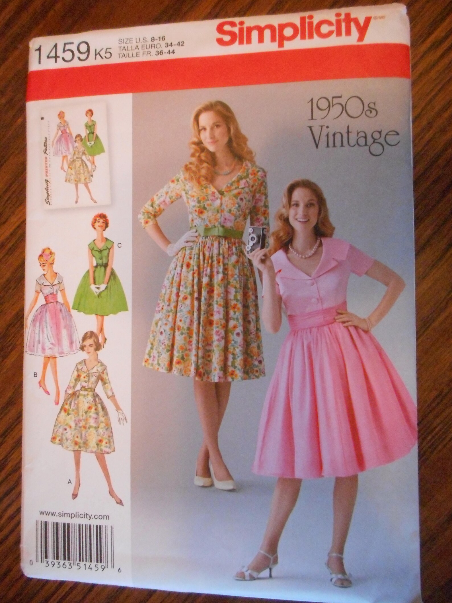 New Womens Retro 1950's Dress Patterns, Full Skirts and Fitted Tops ...