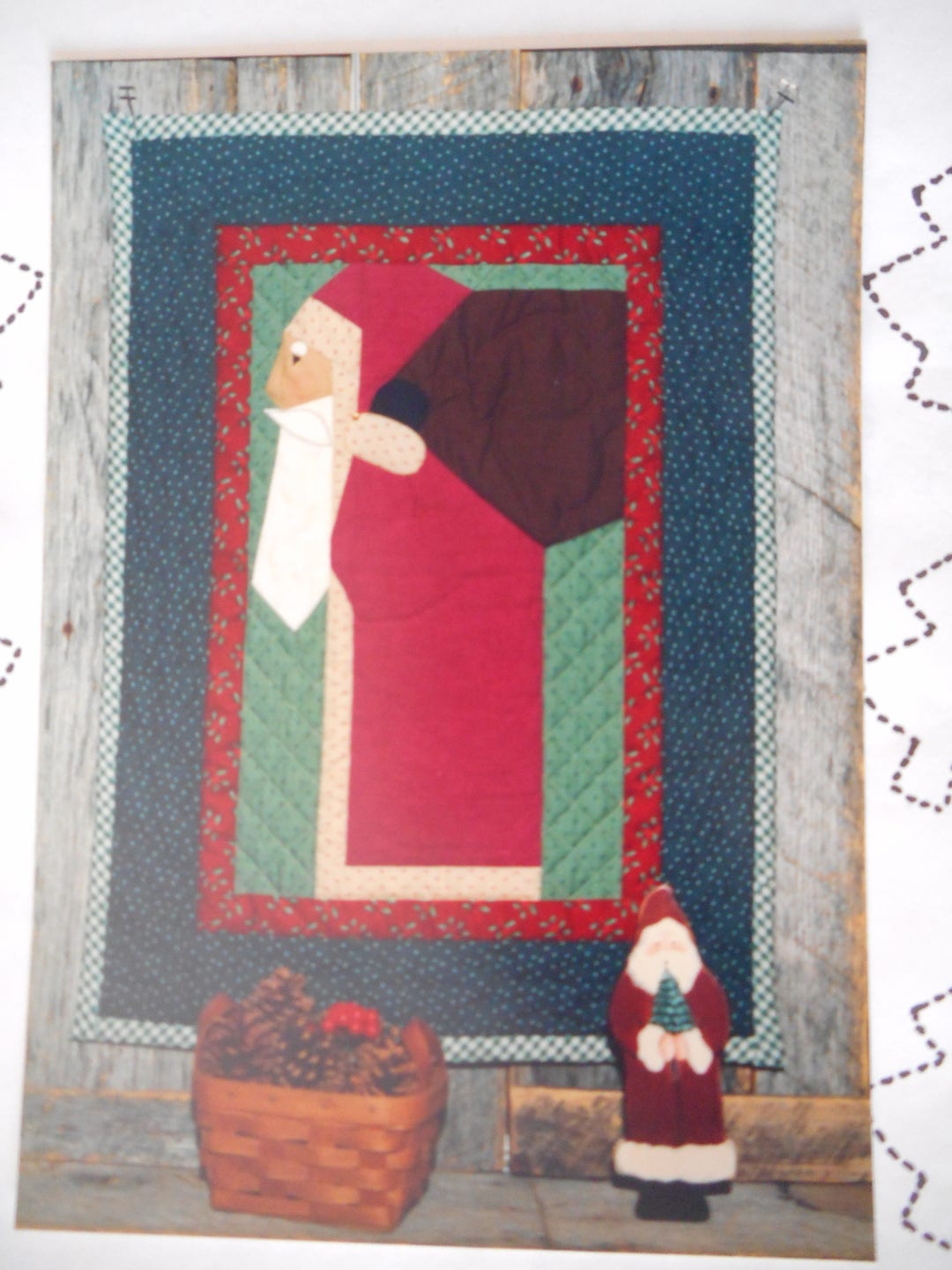 Olde World Santa Quilt Pattern by Patchwork and Pinafores - Etsy