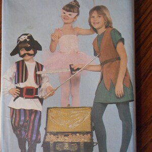 Children's Story Book Costumes: Disney Princess, Snow White, Witch ...