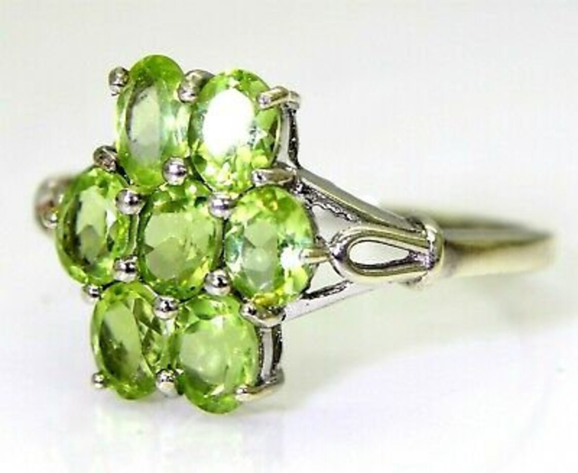 Pretty Peridot Cluster 9ct White Gold Ring N ~ 6 3/4 - Etsy UK